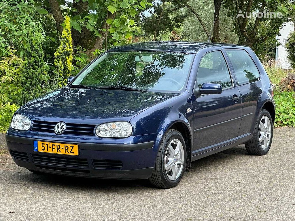 Prodaje se Volkswagen Golf hečbek na aukciji