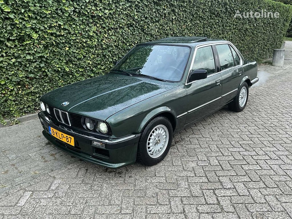 Prodaje se BMW 3-serie sedan na aukciji