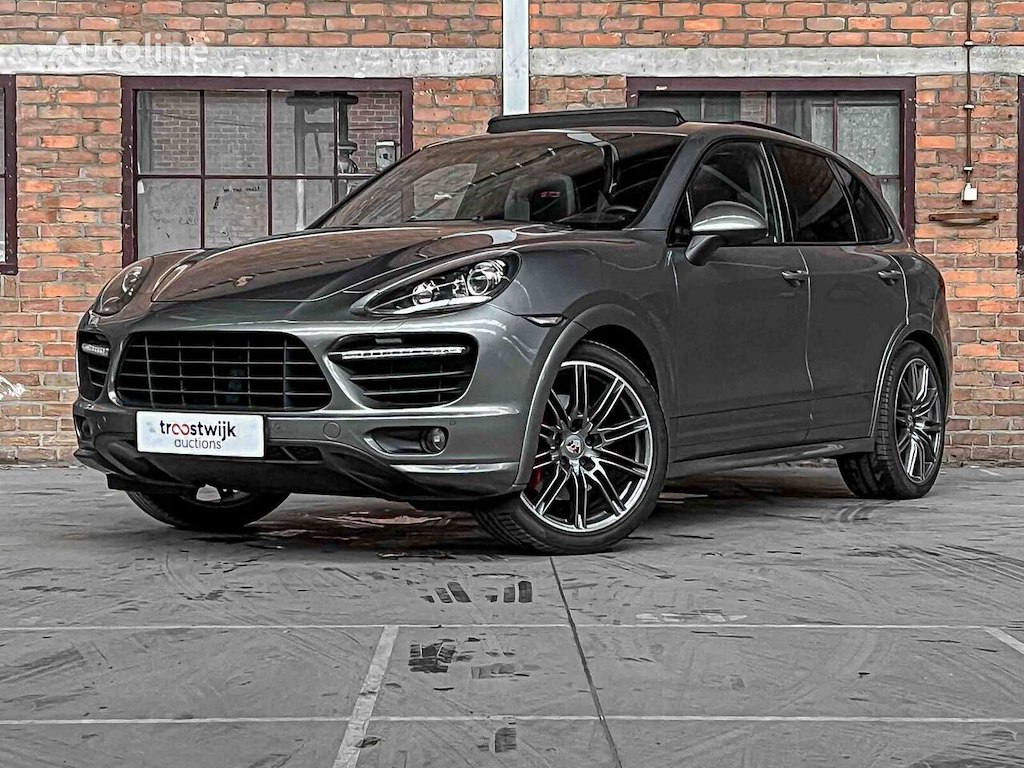 Prodaje se Porsche Cayenne krosover na aukciji