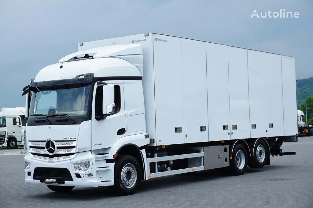 Mercedes-Benz ACTROS / 2646 / EURO 6 / IZOTERMA + WINDA / 21 PALET / OŚ SKRĘTN izotermni kamion