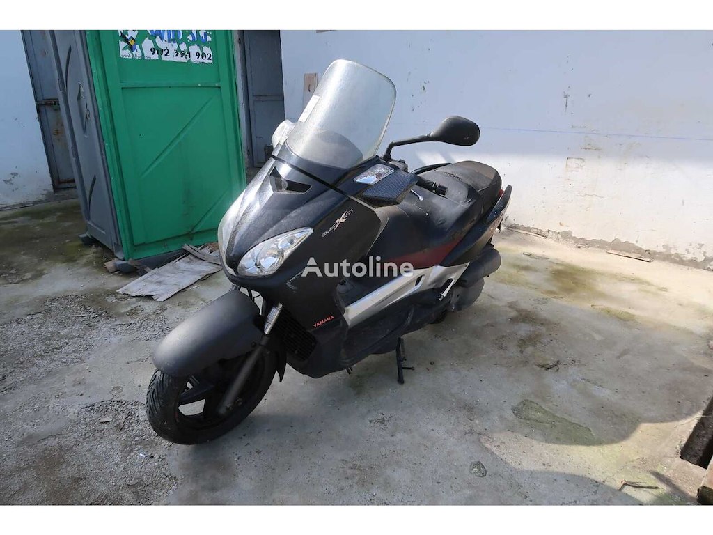 Prodaje se Yamaha Xmax 125 skuter na aukciji