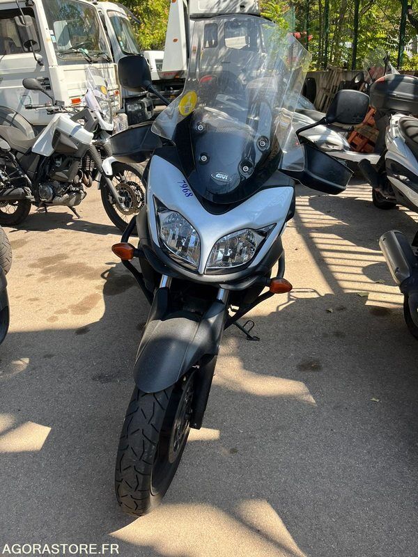 Prodaje se Suzuki DL650 motocikl na aukciji