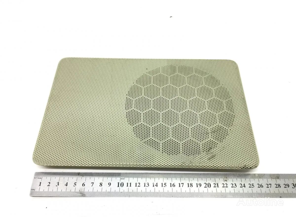 Capac Difuzor za Volvo 82332540 – Grilă Metalică Rectangulară cu Model Hexagonal kamiona