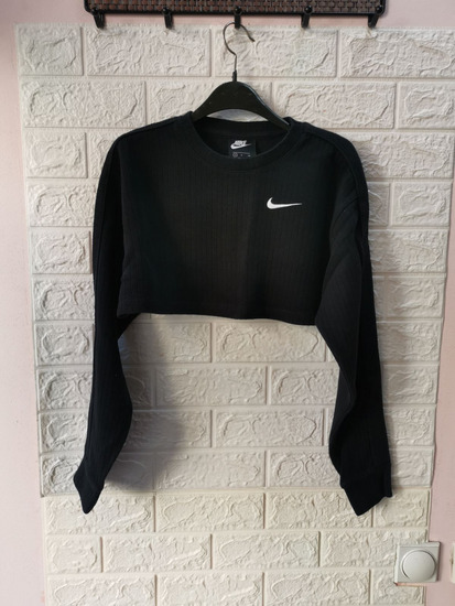 Nike crop