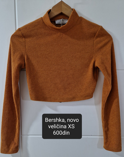 Nov Bershka top