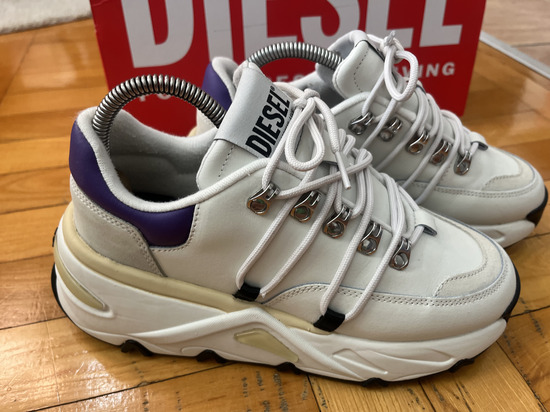 Diesel s herby trek 39