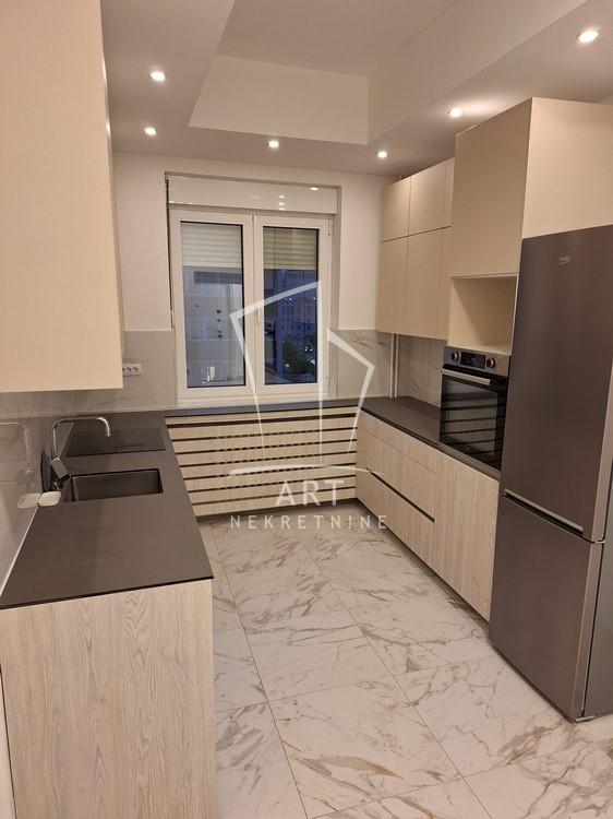 Kompletno renoviran stan ID#9059 1.400 €