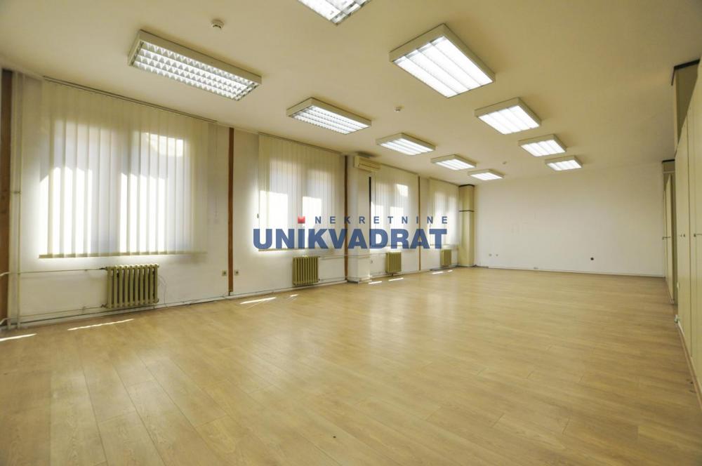 Sajam,665m2,13 kancel.,I sprat,dogovor ID#2099 20 €