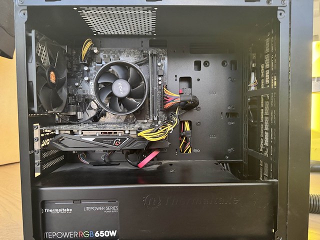 Ryzen 7 2700, 8GB, Radeon 580rx, Kinston SSD x2