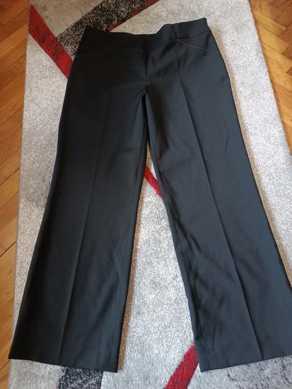 Crne pantalone 44