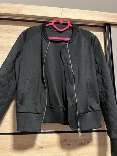 Bershka bomber jakna