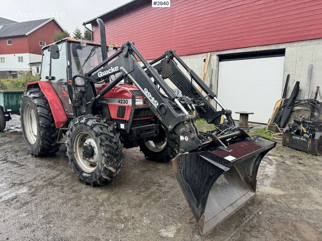 Case IH International 4230 traktor točkaš