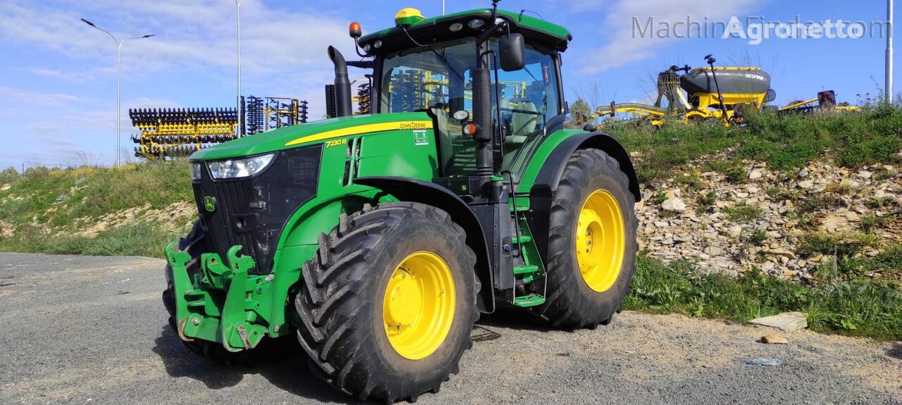 John Deere 7230R traktor točkaš