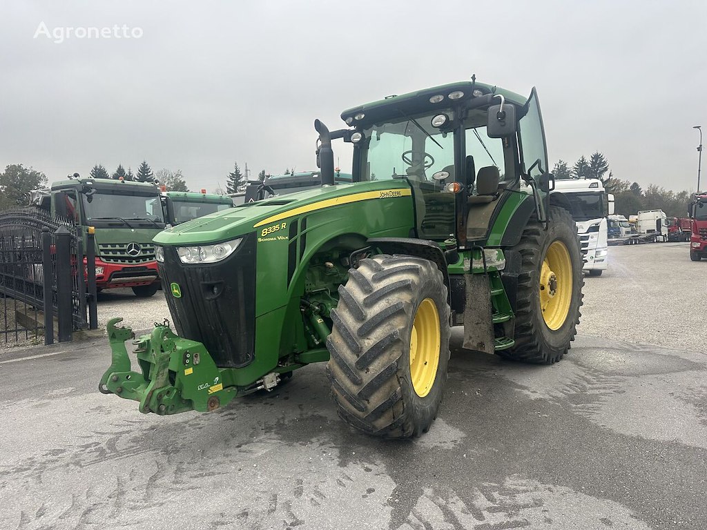 John Deere 8335 R traktor točkaš