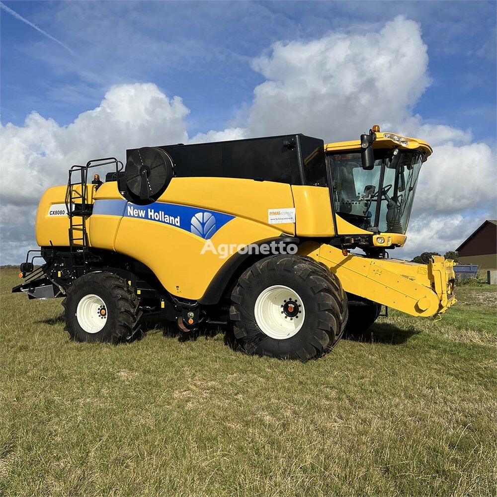 Prodaje se New Holland CX 8080 kombajn za žito na aukciji