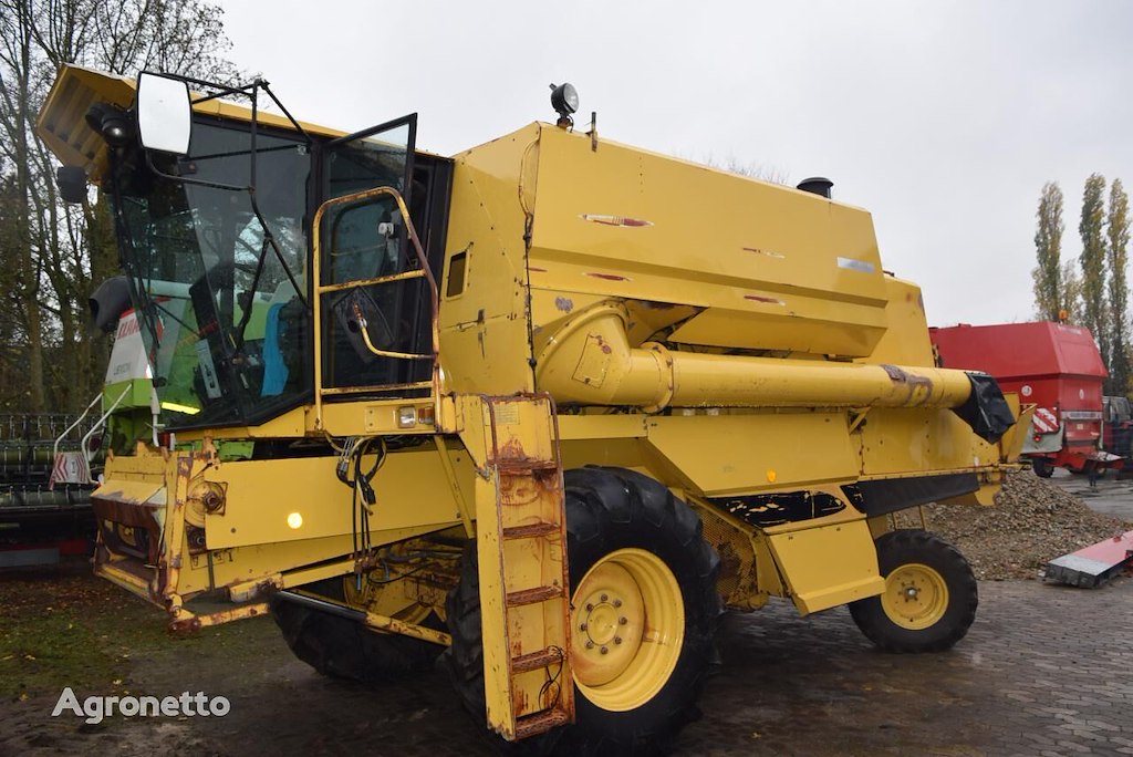 New Holland TF 42 kombajn za žito