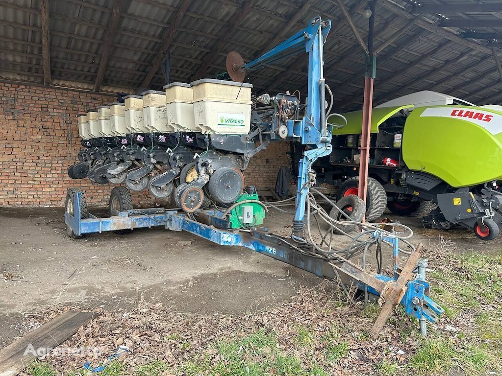 Kinze 3500 pneumatska precizna sejalica