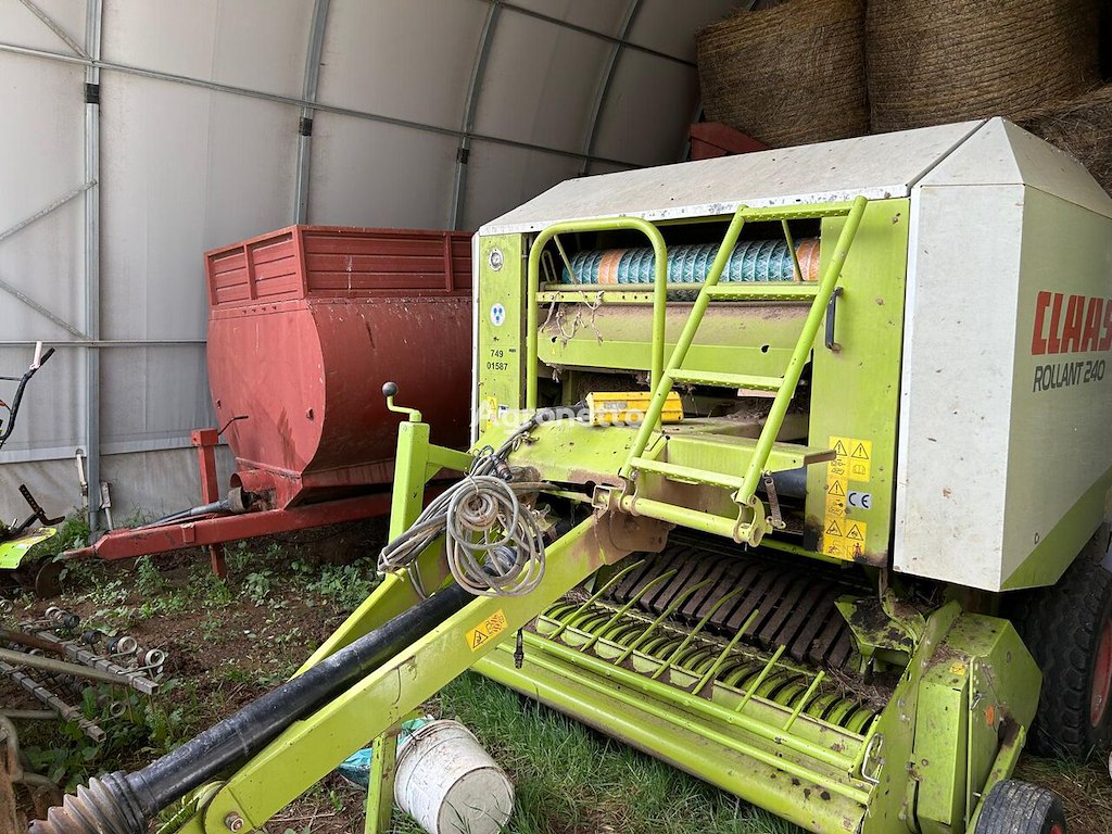 Claas ROLLANT 240 balirka za okrugle bale