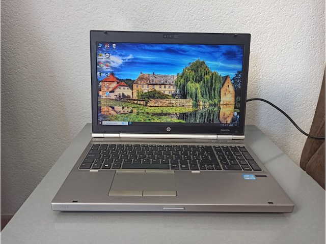 HP EliteBook 8570p CPU i7-3540M/4GB/256GBssd/Ati7570