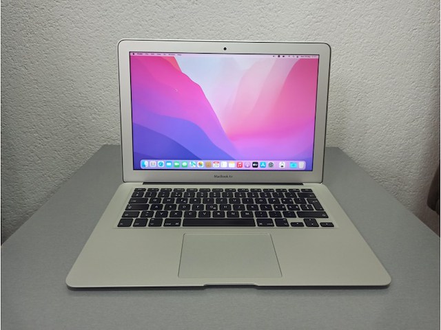 Apple MacBook Air 13 A1466 i5/8GB/250GB Early 2015