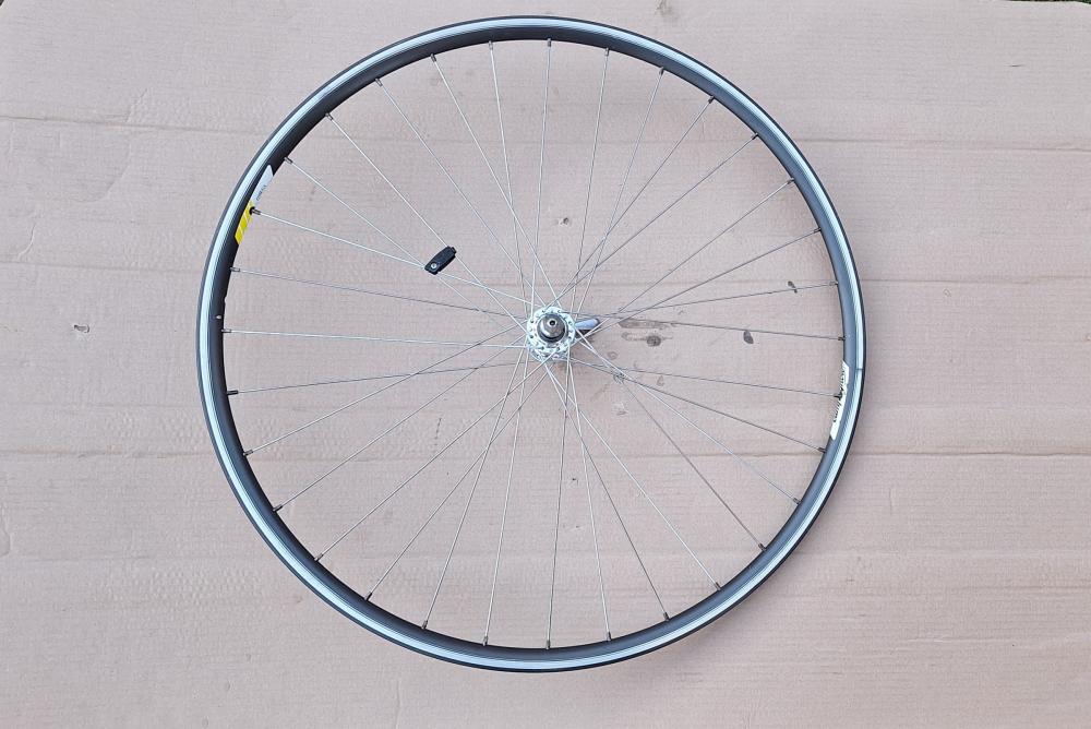 Prednji točak Campagnolo Shimano 600 tricolor 28"