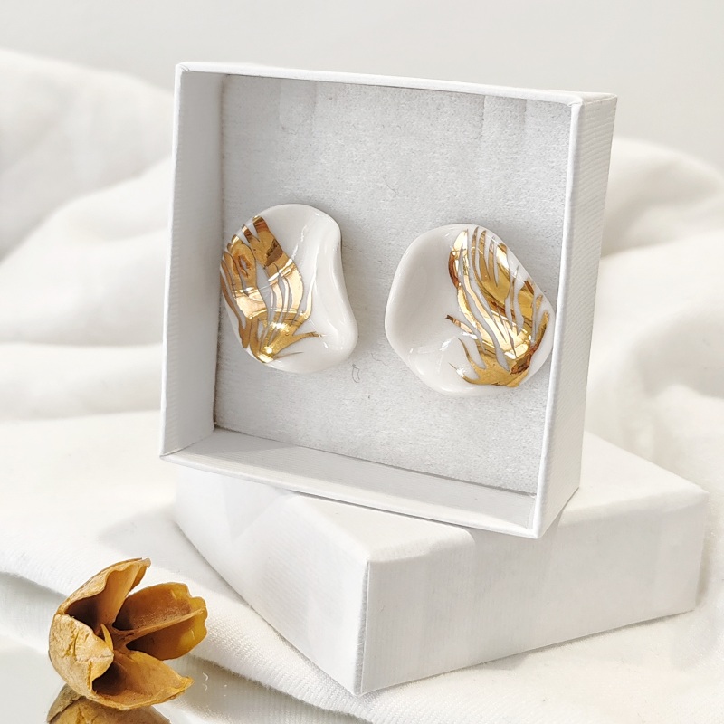 Petals White & Gold