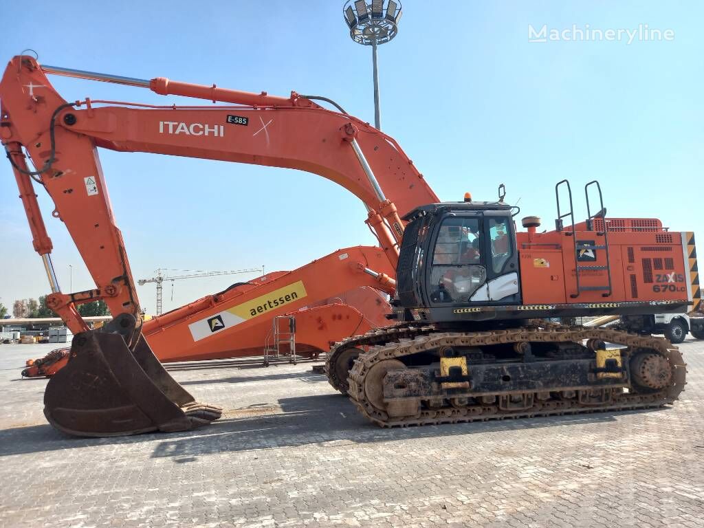 Hitachi ZX670-5G reach (Abu Dhabi) bager guseničar