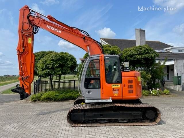 Hitachi ZX 135 US bager guseničar