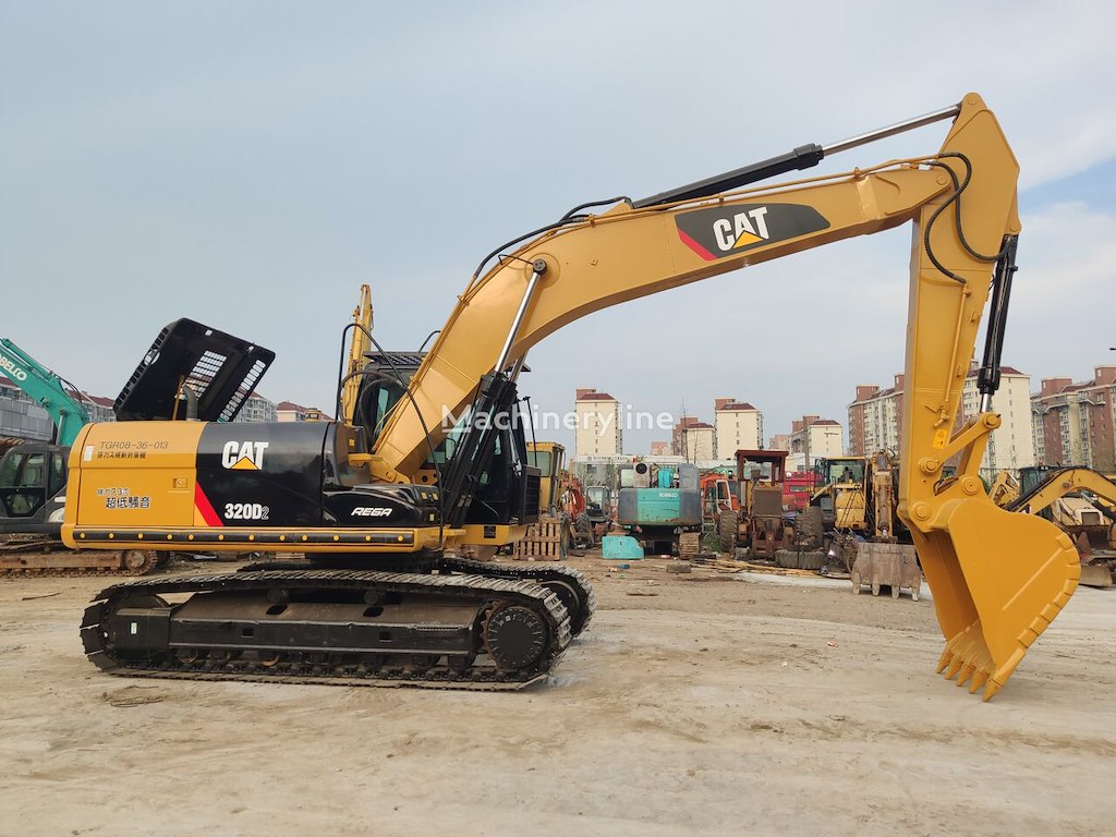 Caterpillar 320d2 bager guseničar