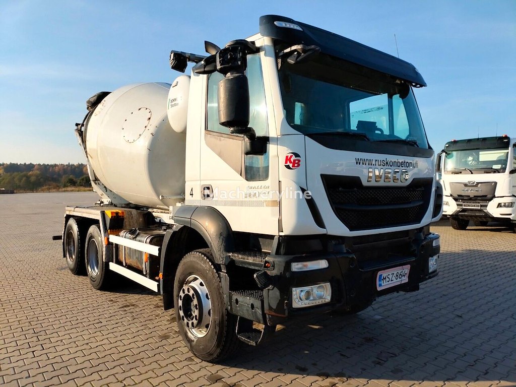 Stetter na šasiji IVECO TRAKKER 360 kamion s mešalicom za beton