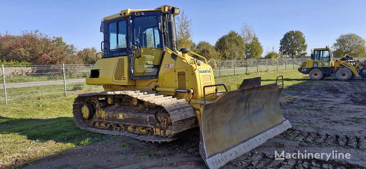 Komatsu D51PX-22 buldožer