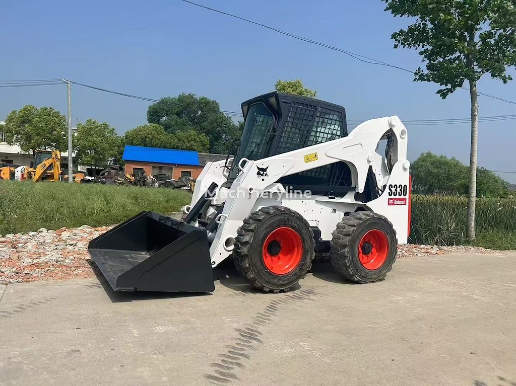 Bobcat S330 mini utovarivač