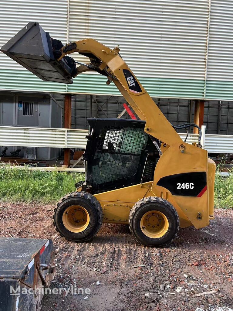 Caterpillar 246C mini utovarivač