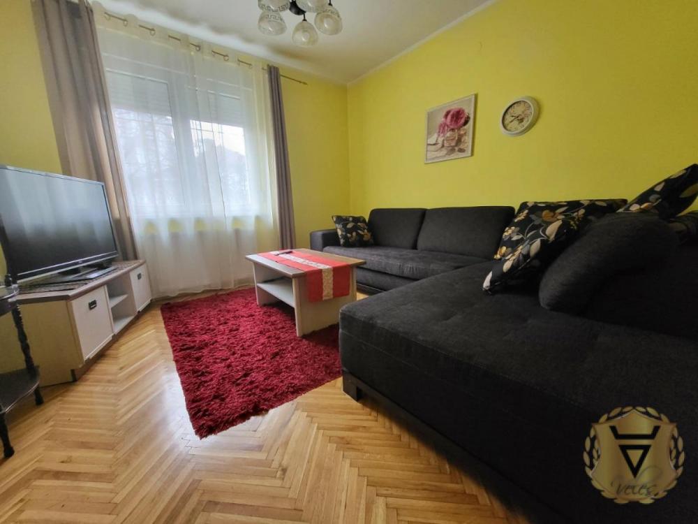 Trosoban stan za izdavanje, 70m2, 800€