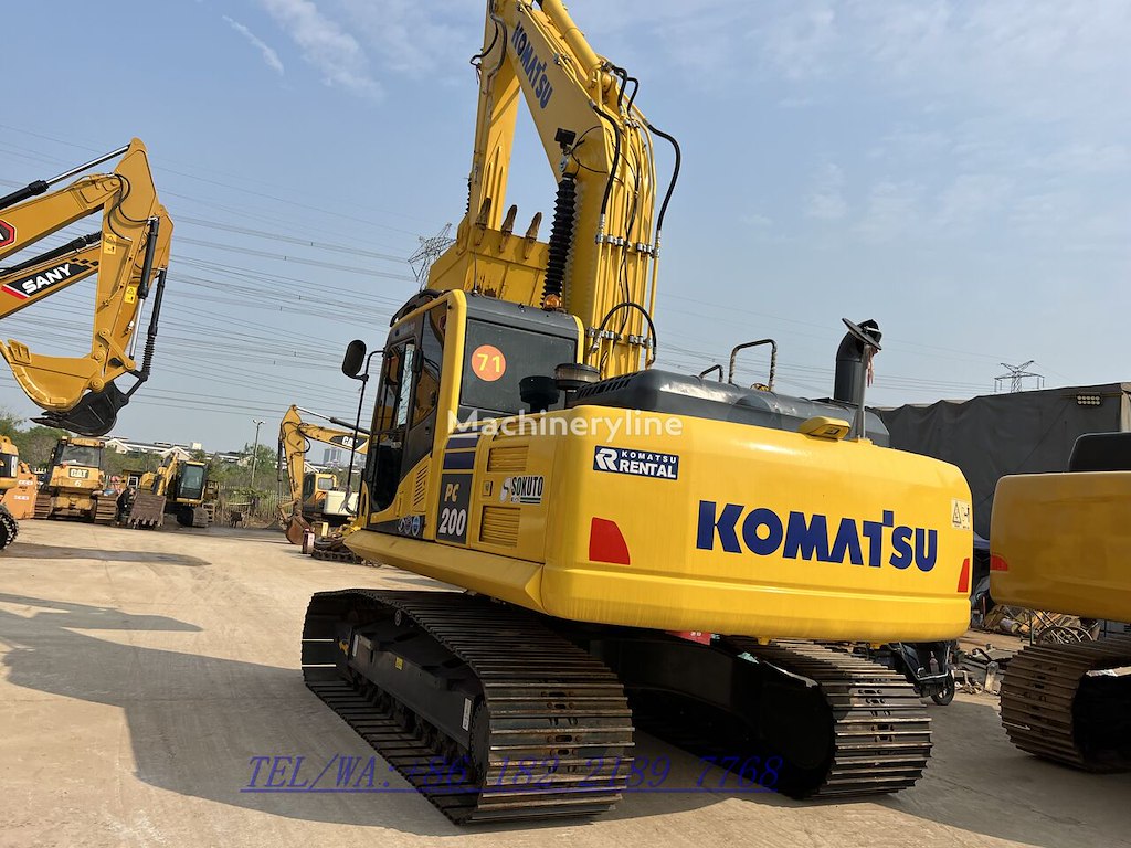 Komatsu PC200-8 bager guseničar