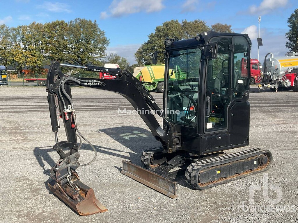 Prodaje se Caterpillar 302CR mini bager na aukciji