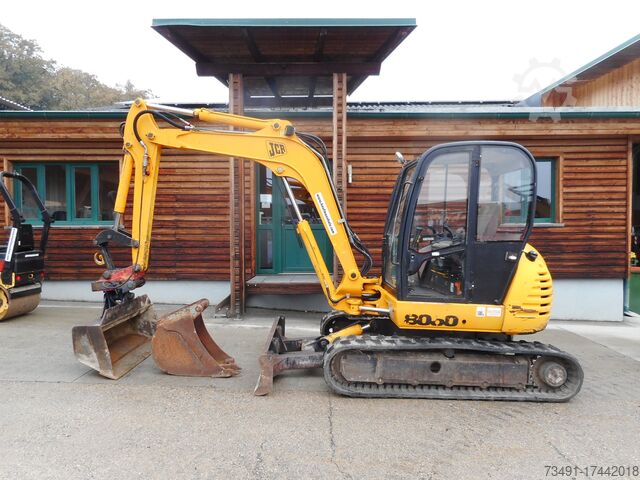 Mini bageri
JCB 8060 ( 5.991kg )