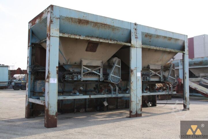 Parker Feed bin c / v pojas ulagač
Parker Feed bin c/w belt feeder