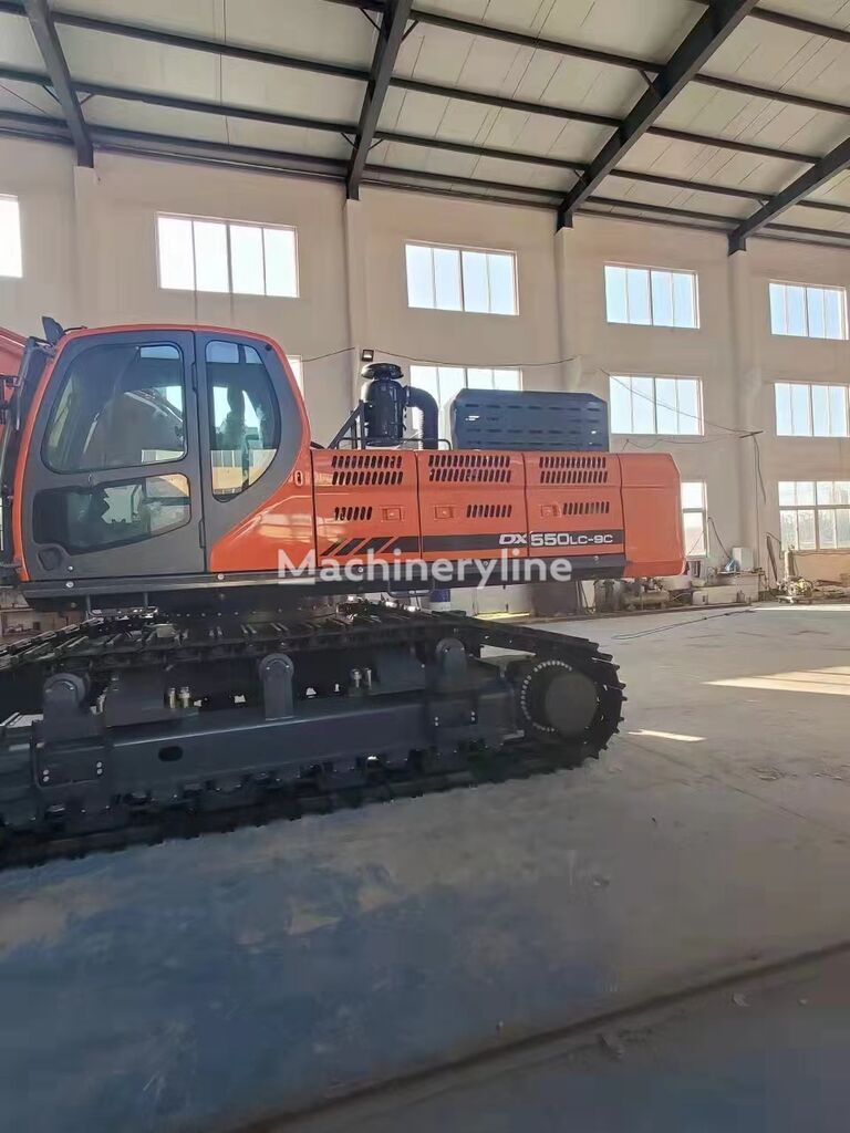 Doosan DX550 bager guseničar