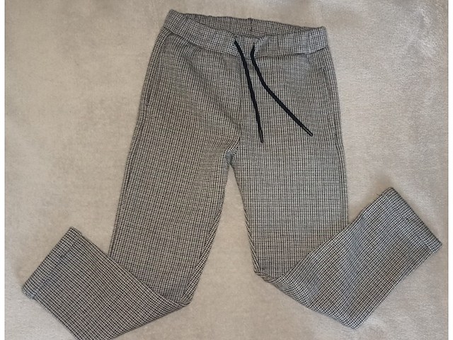 Elegantne pantalone NOVO SA ETIKETOM