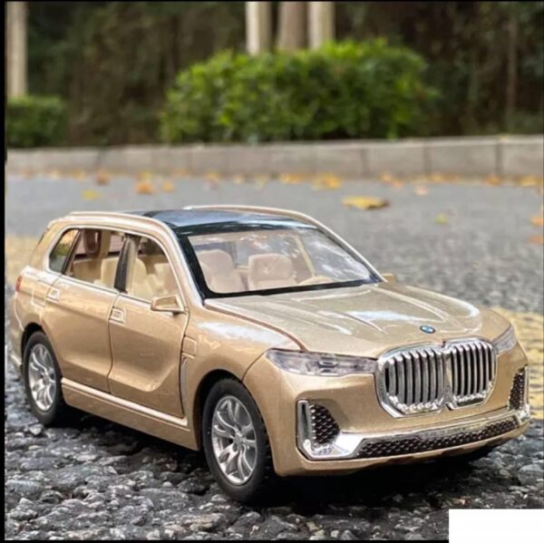 Bmw X7 Diecast 1/32 Zlatni – Bmw X7 Diecast 1/32 Zlatni