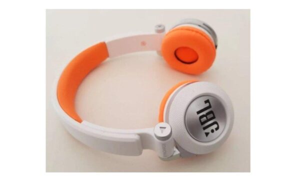 JBL bluetooth slusalice + FM + ulaz za SD – JBL bluetooth slusalice + FM + ulaz za SD