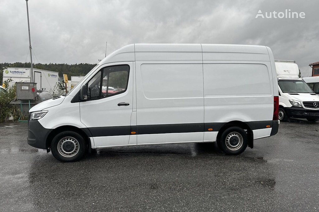 Prodaje se Mercedes-Benz Sprinter minibus furgon na aukciji