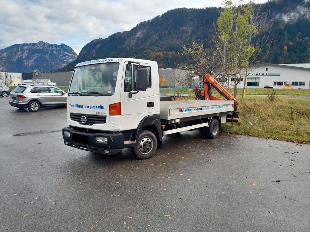 Nissan Atleon Flatbed + crane Palfinger PK 4200 kamion s ravnom platformom