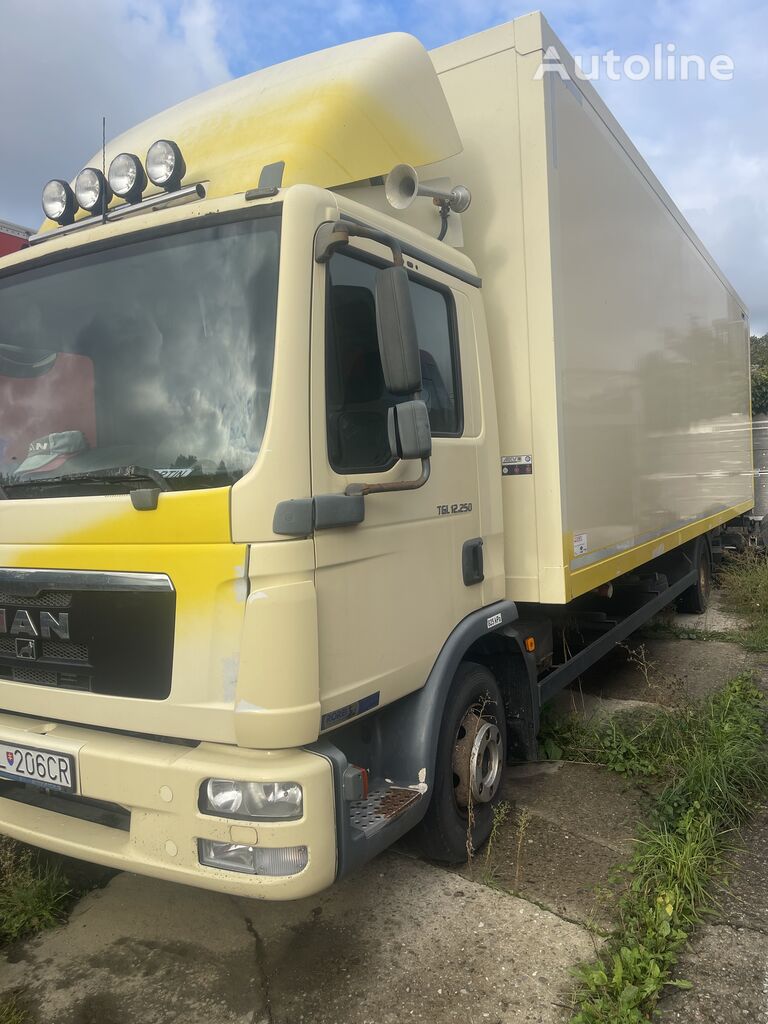 MAN TGL 12.250 kamion furgon