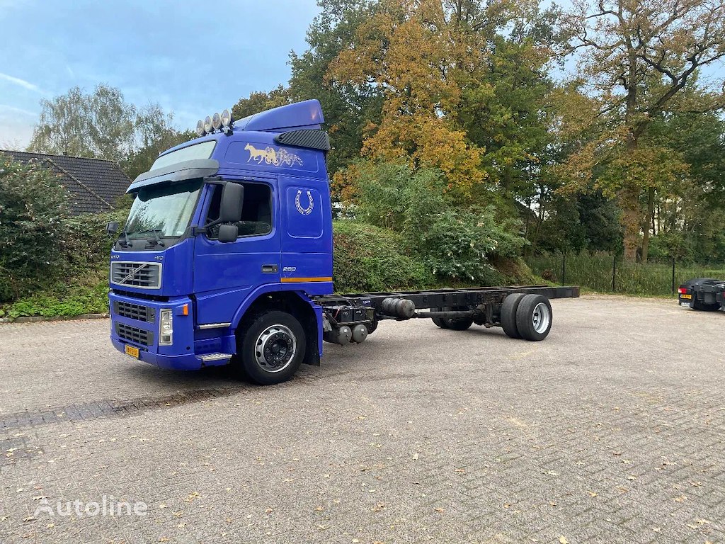 Volvo FM 260 4x2 Globetrotter NL truck 358055 km kamion šasija