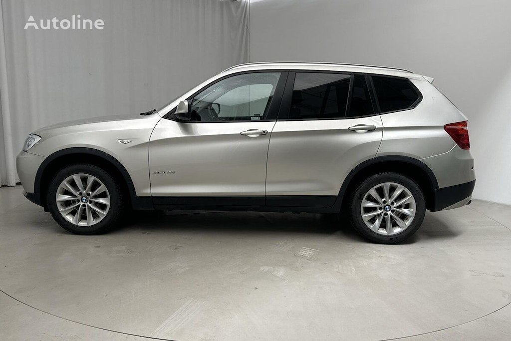 Prodaje se BMW X3 krosover na aukciji