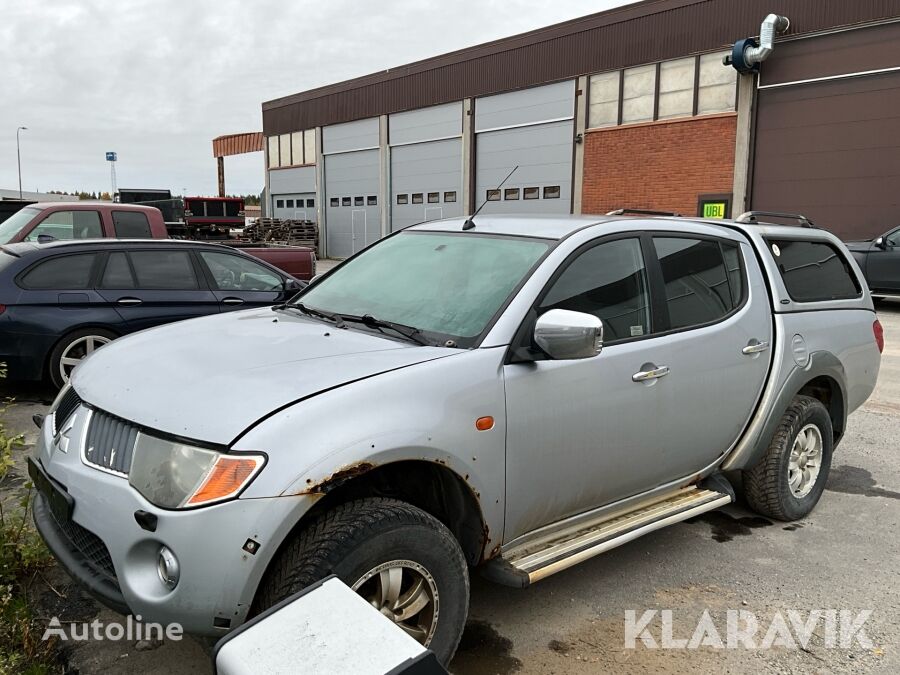 Prodaje se Mitsubishi L200 pikap na aukciji