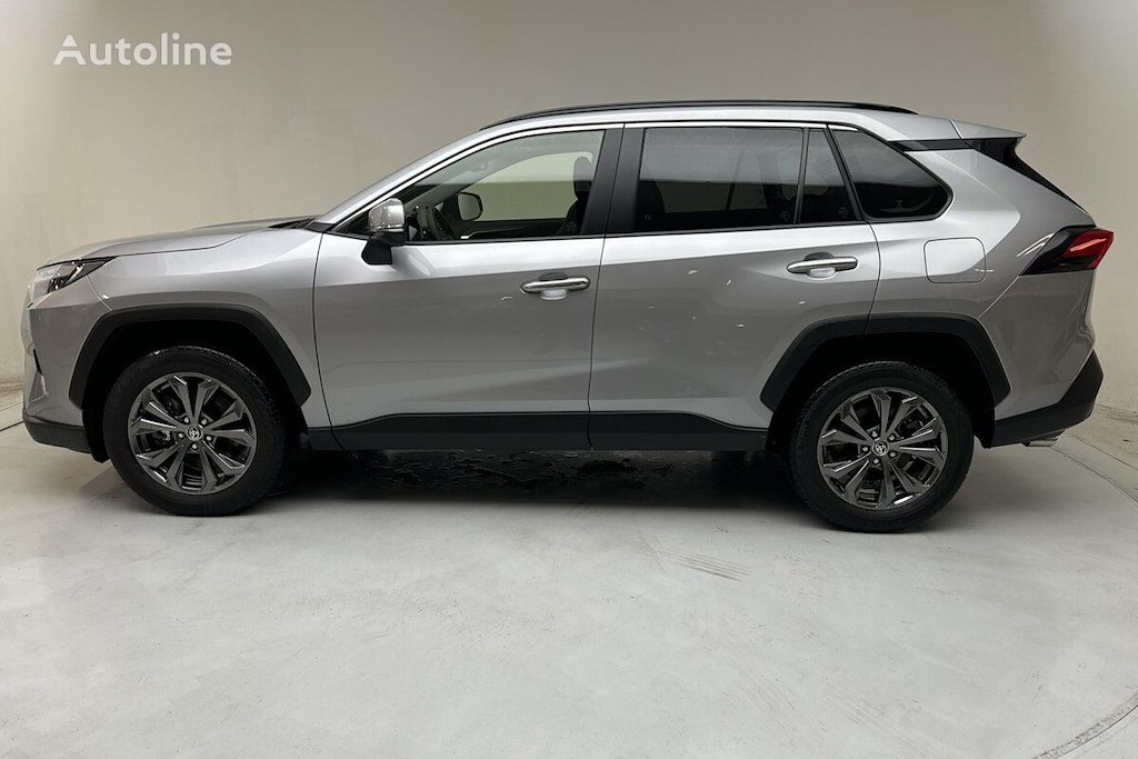 Prodaje se Toyota RAV4 krosover na aukciji