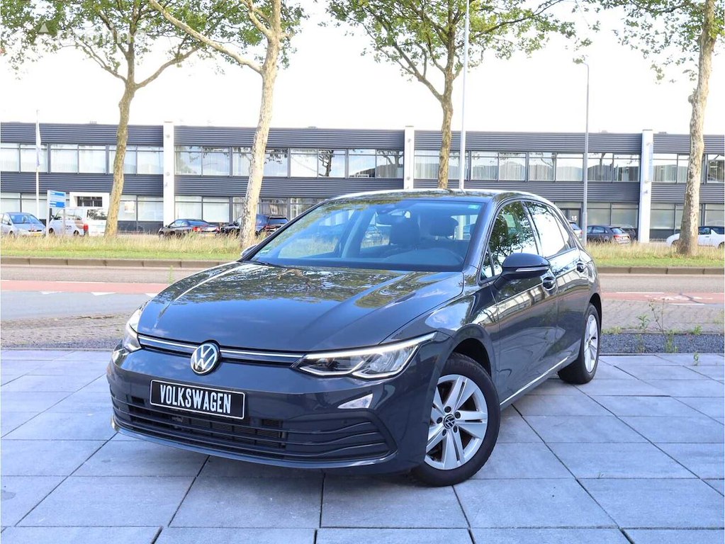 Prodaje se Volkswagen Golf hečbek na aukciji